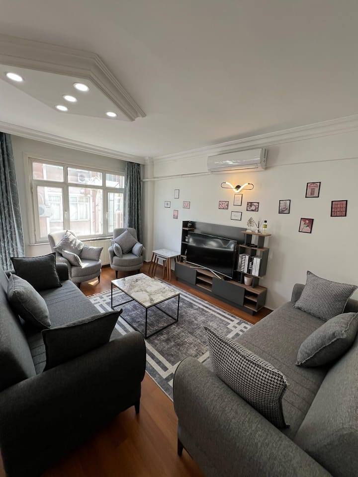 Chic Fatih Apt Steps From Tram & Attractions - Estambul