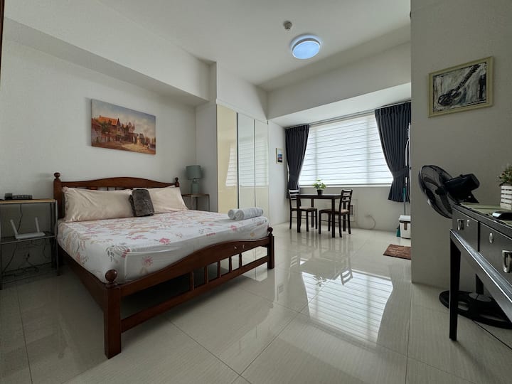 Condo W Netflix @ Calyx Residences, Cebu Bus. Park - Cebu City