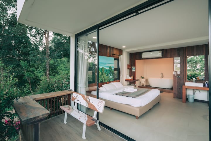 Baannhuermek: Staycation On Cloud With Bathtub - Mae Taeng