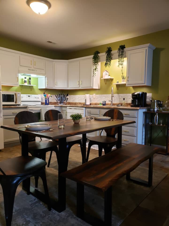 Your Haven! Gorgeous, Quiet, Near Flw. Hidden Gem! - Waynesville, MO
