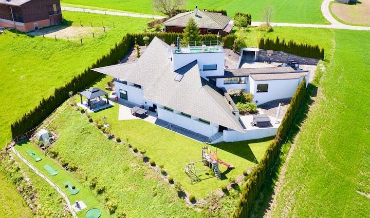 Hilltop Luxusvilla Mit Minigolf, Wellness & Spa - Thun