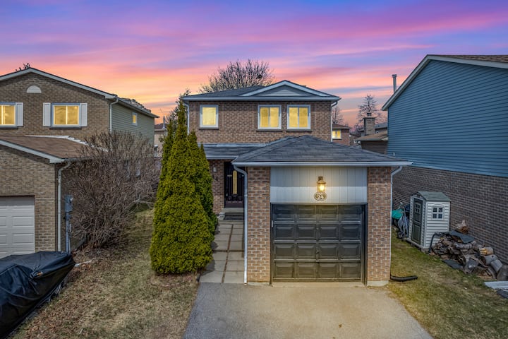 Detached House In Richmond Hill - Vaughan