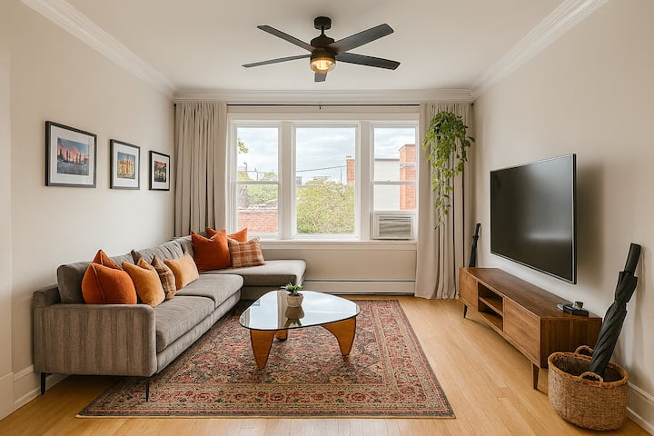 Cozy Retreat In The Heart Of Chicago - Oak Park, IL