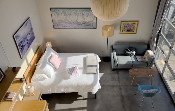 Pier Dreams 
Retreat-quiet Stylish Loft W/ Patio - Santa Monica, CA