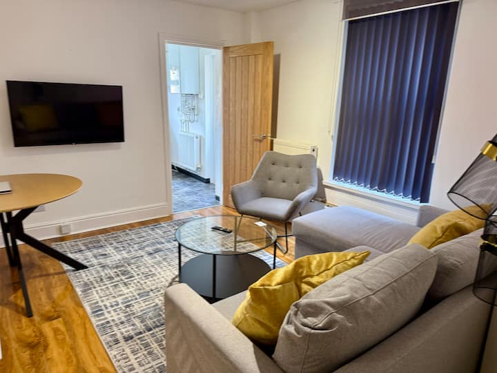 Beautiful City Centre Apartment With Garden - Cardiff Metropolitan University