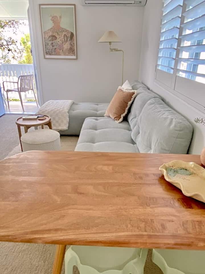 Marcoola Seaside Apartment - Noosa