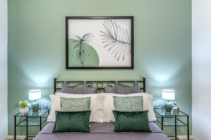 2 Chambres, 2 Salles, Métro Et Colisée Proches - Rome