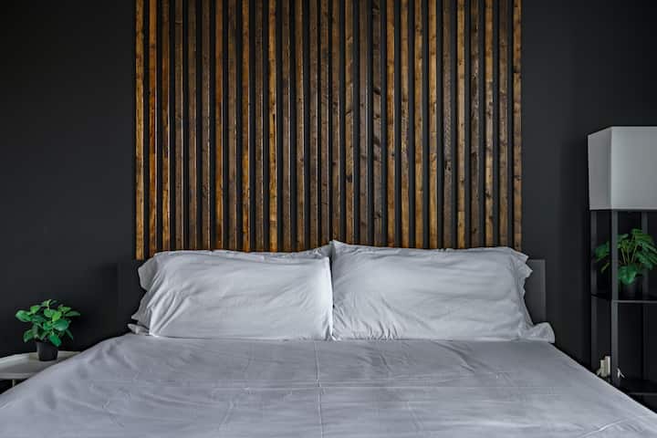 Downtown Views From A Stylish 2br With Balcony - Columbus, OH