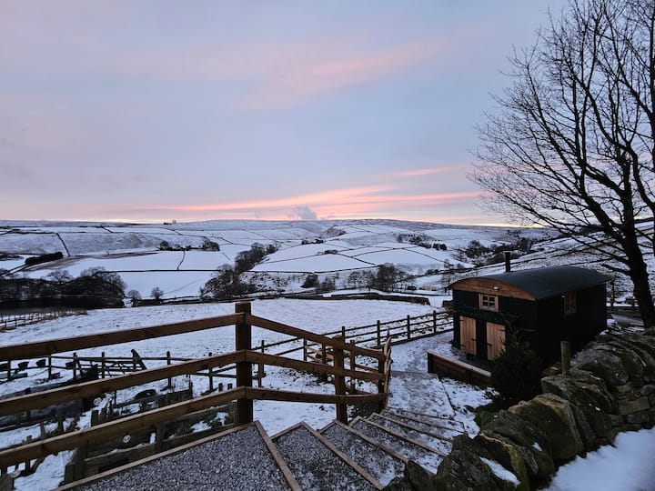 Wuthering Huts - Flossy's View - Lancashire