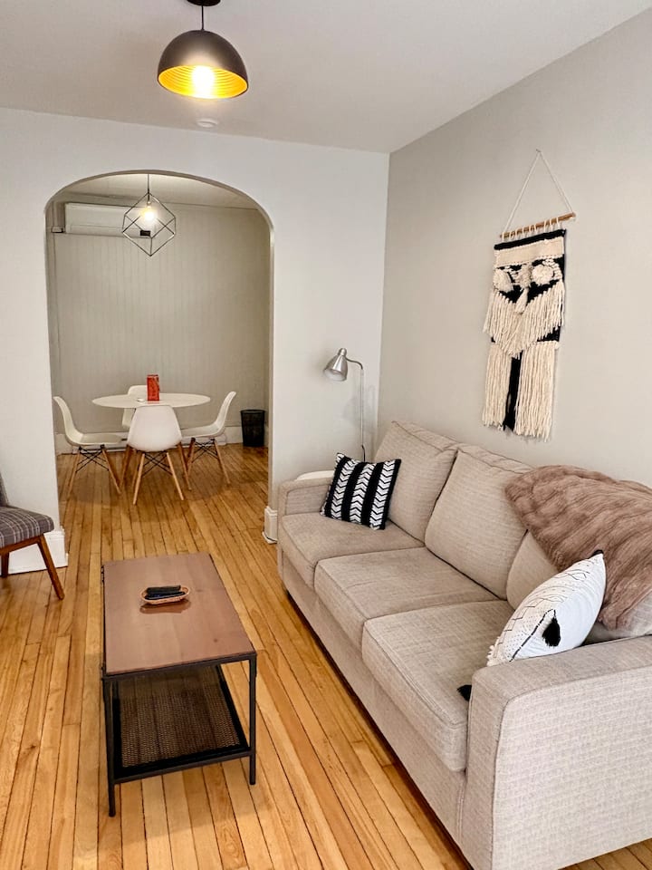 Downtown Vibes • Stylish & Central 2br - Moncton