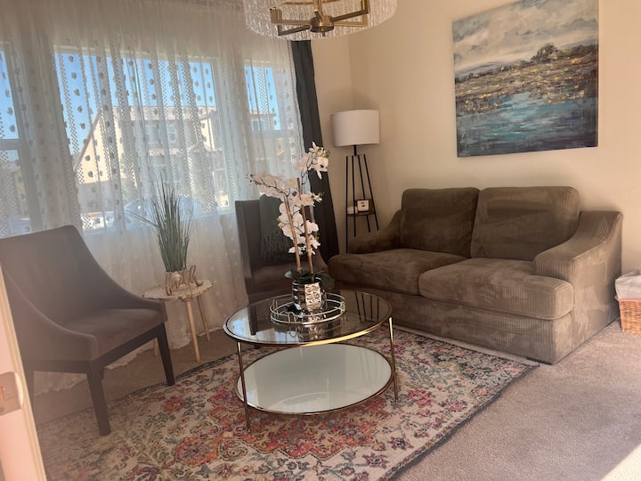 Spacious Area Exclusively Yours. - The Hangar - Lancaster