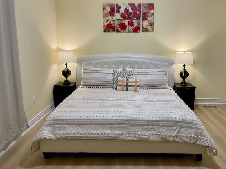 Victoria Vacation Home_4 Minutes To The Falls - Niagara Falls