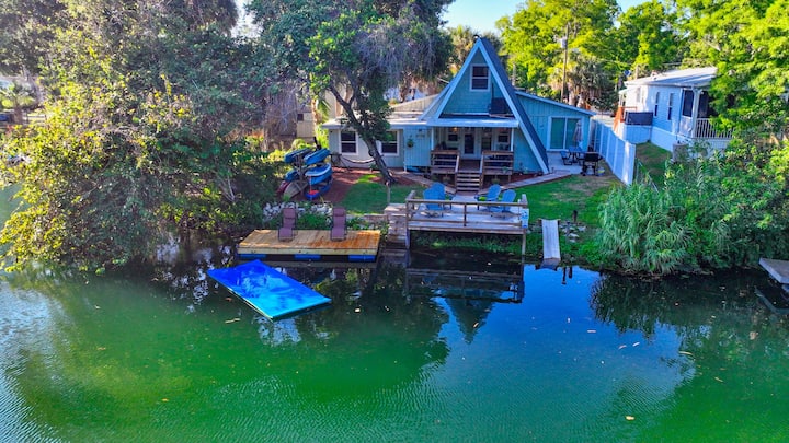 Waterfront Weeki Wachee-aframe Stream Dream Cabin - Weeki Wachee, FL