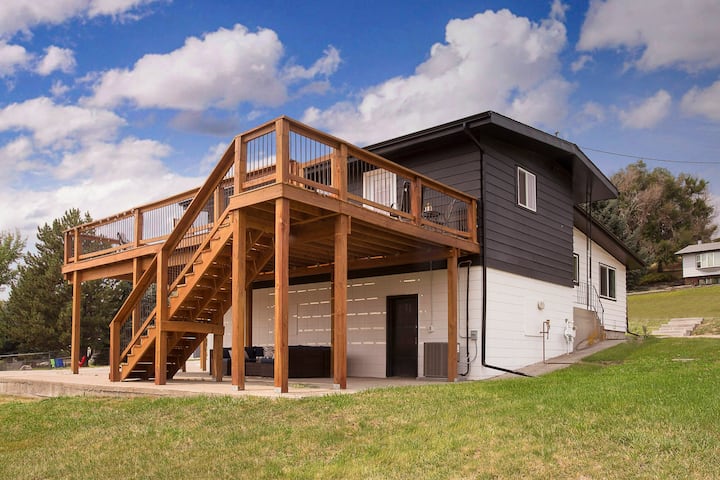 Quiet City Escape-retreat On The Canal And Deck - Billings, MT