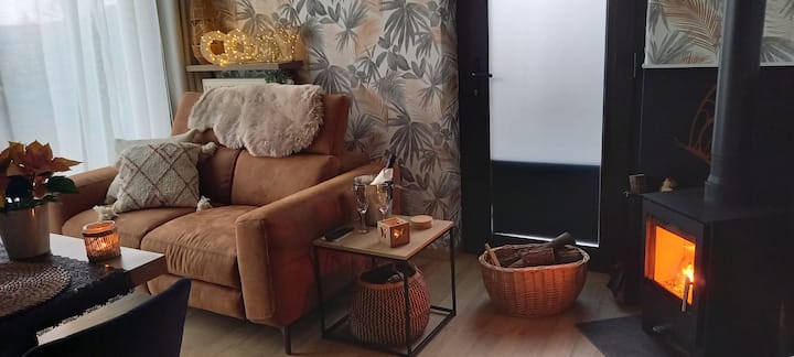 Gîte 2 Personnes "Côté Cosy"
  Jacuzzi Privatif - Marche-en-Famenne