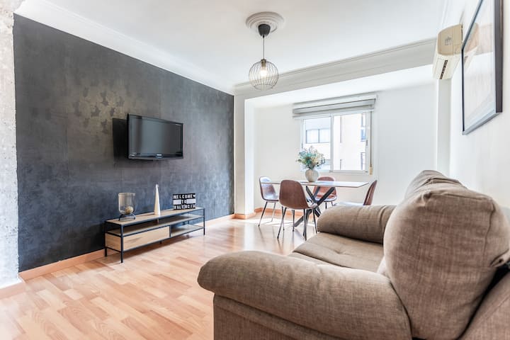 Peineta Apt: Bright & Cozy / Direct To City Center - Paterna