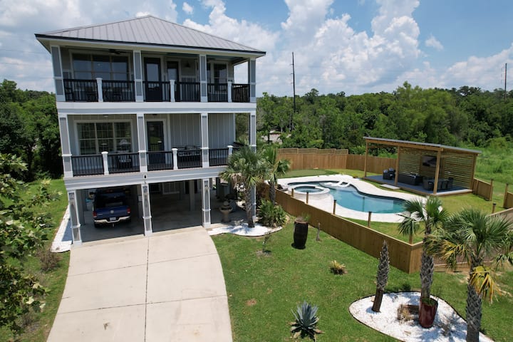 Nola 4br Near Beach / Heated Pool/spa - Gulfport, MS