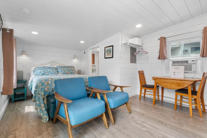 Oceanfront Studio In Oob - Old Orchard Beach, ME