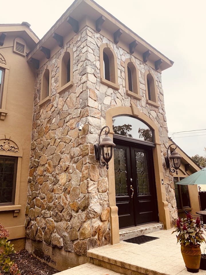 Marilyn's Romanticvictorianwi-fi. - Providence, RI