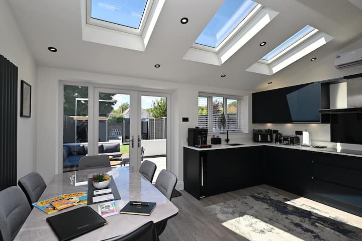 Modern 3 Bedroom Semi-detached. - Rugby