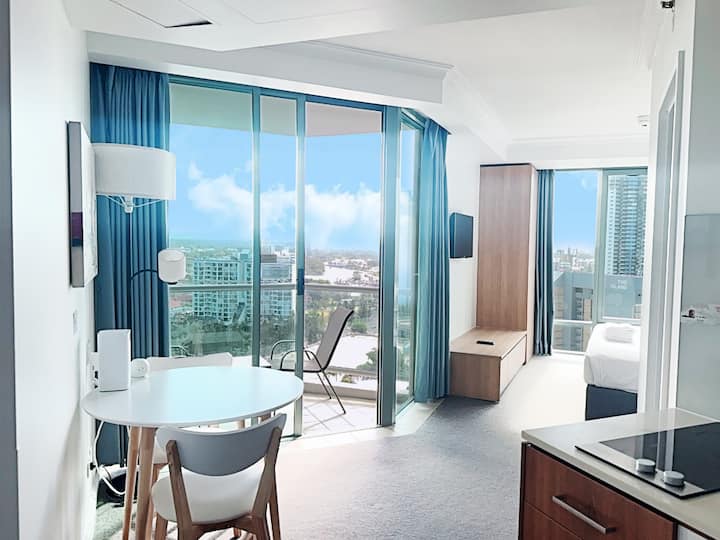 Surfers Paradise Comfort Hotel Room Level 16 - Surfers Paradise