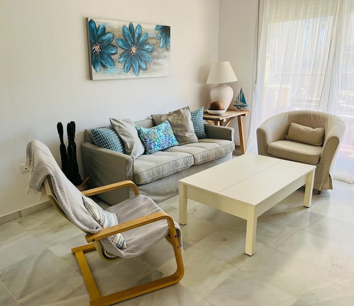 El Coloso 2: Beachfront Family Bliss In 3 Minutes - Benalmádena