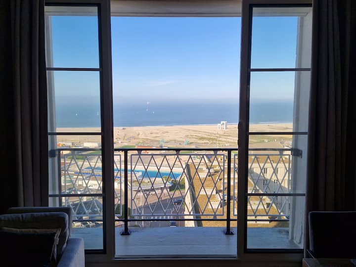 Vue Panoramique Sur La Mer, Immeuble Perret - Le Havre