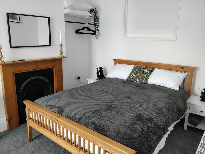 Ground Floor Room With King-size Bed In Fratton - Southsea