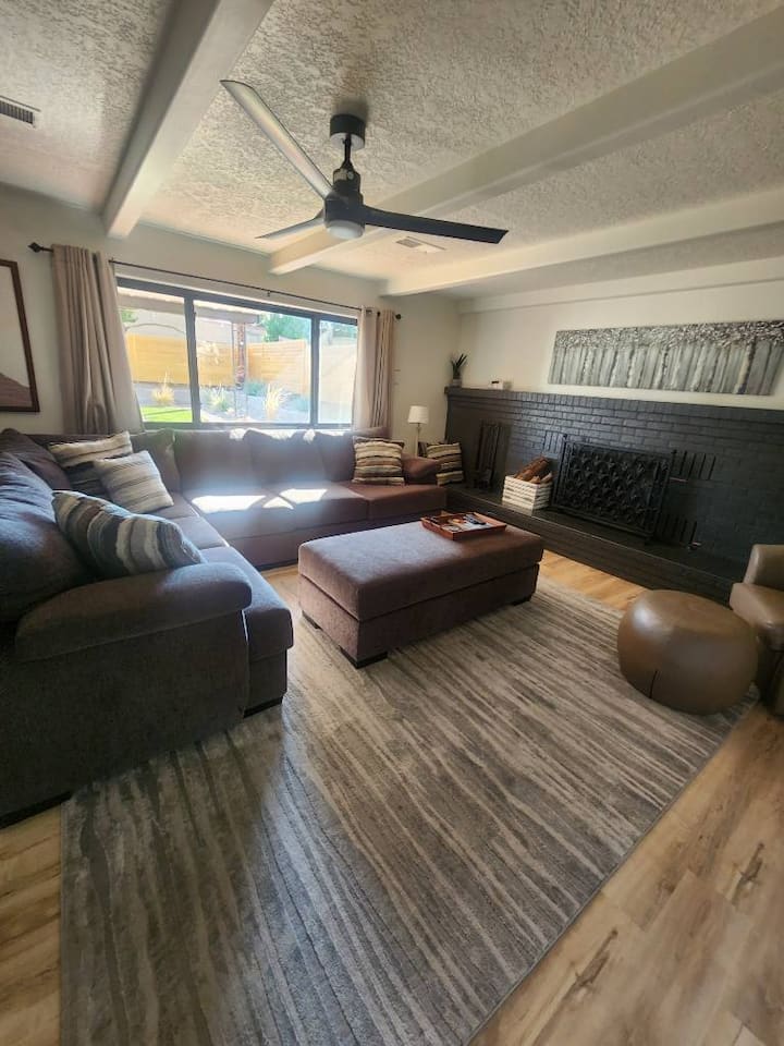 Charming Northeast Heights Gem! - Albuquerque, NM