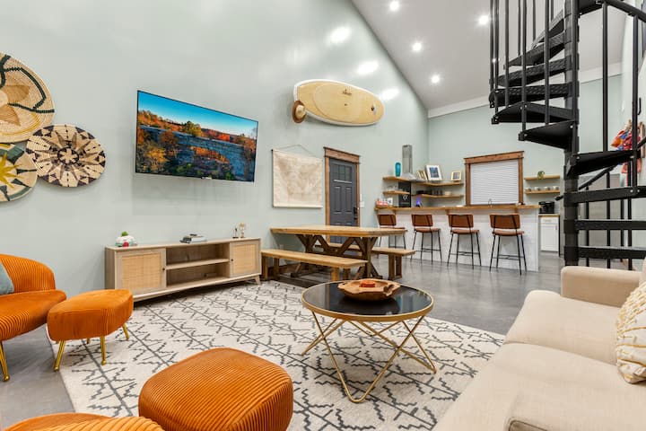 New Barndo/king Beds/hot Tub/ample Level Parking - Slade, KY