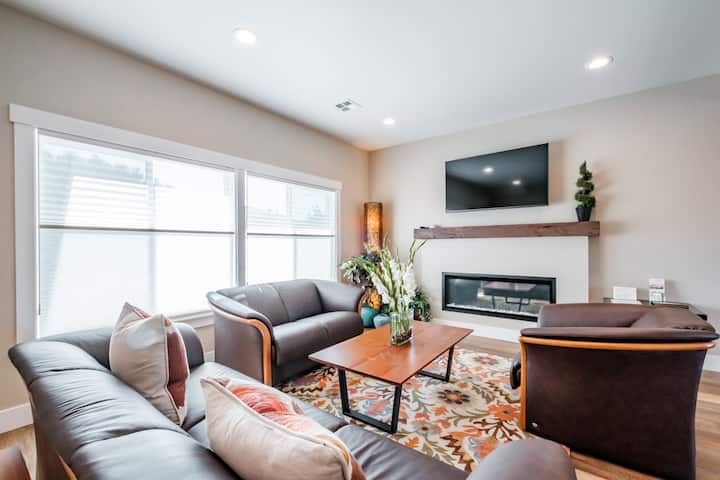Modern Oasis - Sw Corvallis - 4-bedroom - Corvallis, OR