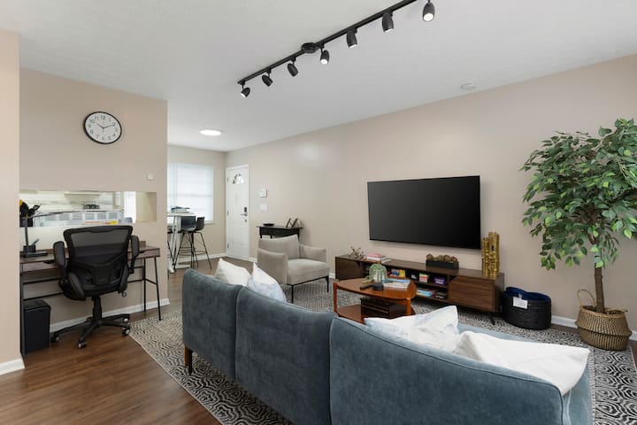 Stylish Family Stay With Game Room - Columbus, OH