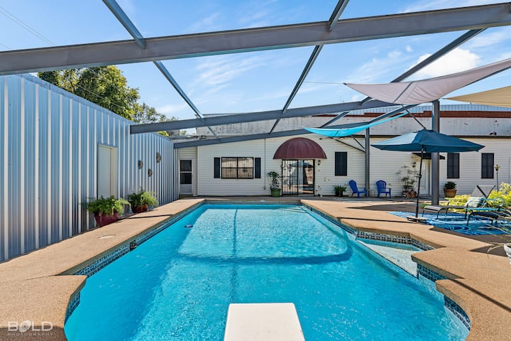 Private Furnished Downtown Studio Apt - Shreveport