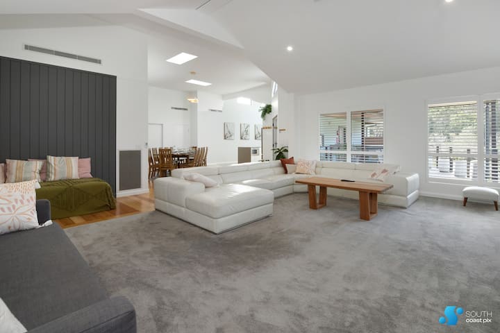 Spa Close To Beach/river
Spacious Coastal Getaway - Moruya