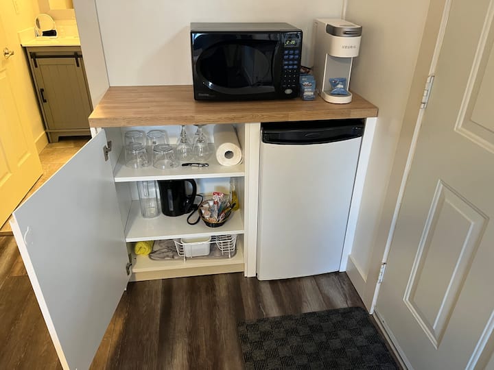 Studio King Suite With Kitchenette - Penticton