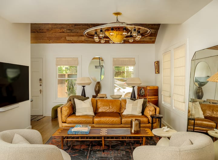 Bangin' Bungalow @ Congress House - Austin, TX