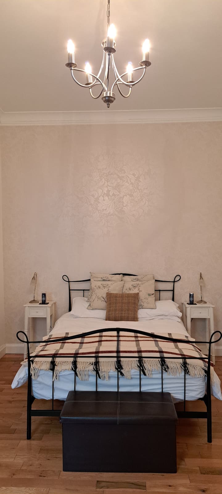 The Place To Stay In Edinburgh - Edinburgh