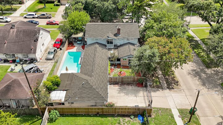 Private Pool ! King Bed ! Cozy Patio & Bbq 7b/4ba - Houston, TX
