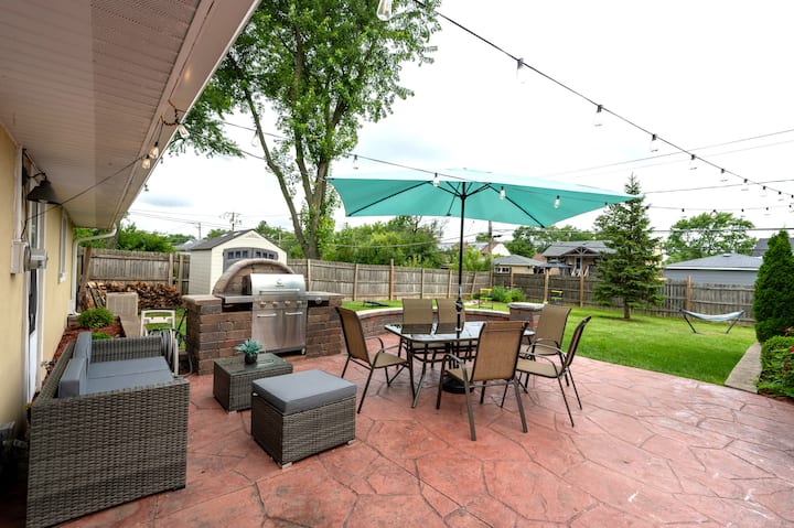 Suburban Serenity~grill, Fire Pit, Big Yard~ - Bartlett, IL