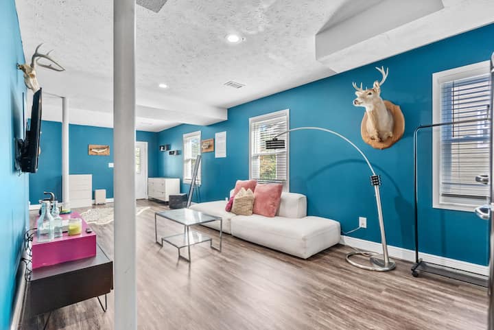 Southern Glamour Getaway - Lexington, KY