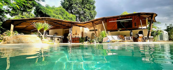 Utopai Pool House Private Bedroom. - Tailandia