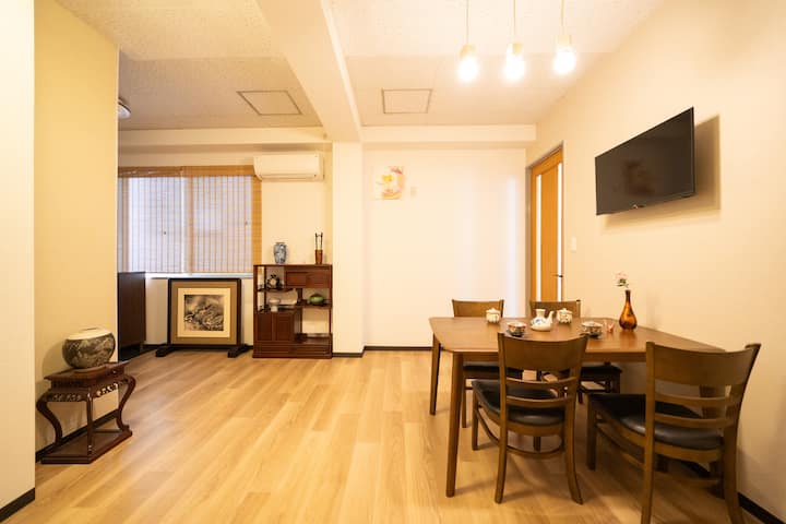 可容纳大团体家庭/通天閣120平电梯日式公寓房两层整租/南海線機場直达/地铁2分钟道顿堀心斋桥难波 - Ōsaka