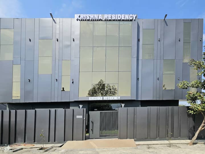 1 Premium Ac Room In Krishna Residency - Bareilly