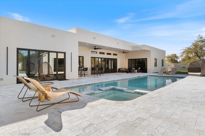 Kierland Oasis W/ Pickleball, Pool & Putting Green - Phoenix, AZ