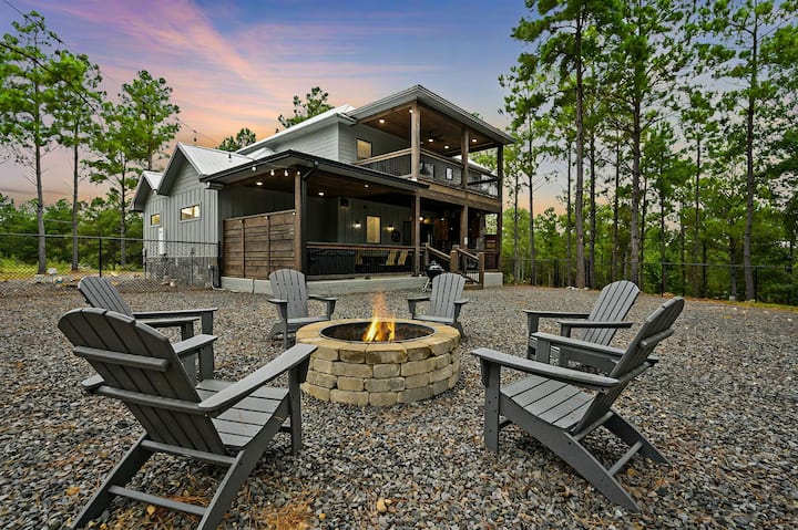 Glamping At The Bomansion W/ Garage & Fenced Yard - Broken Bow, OK