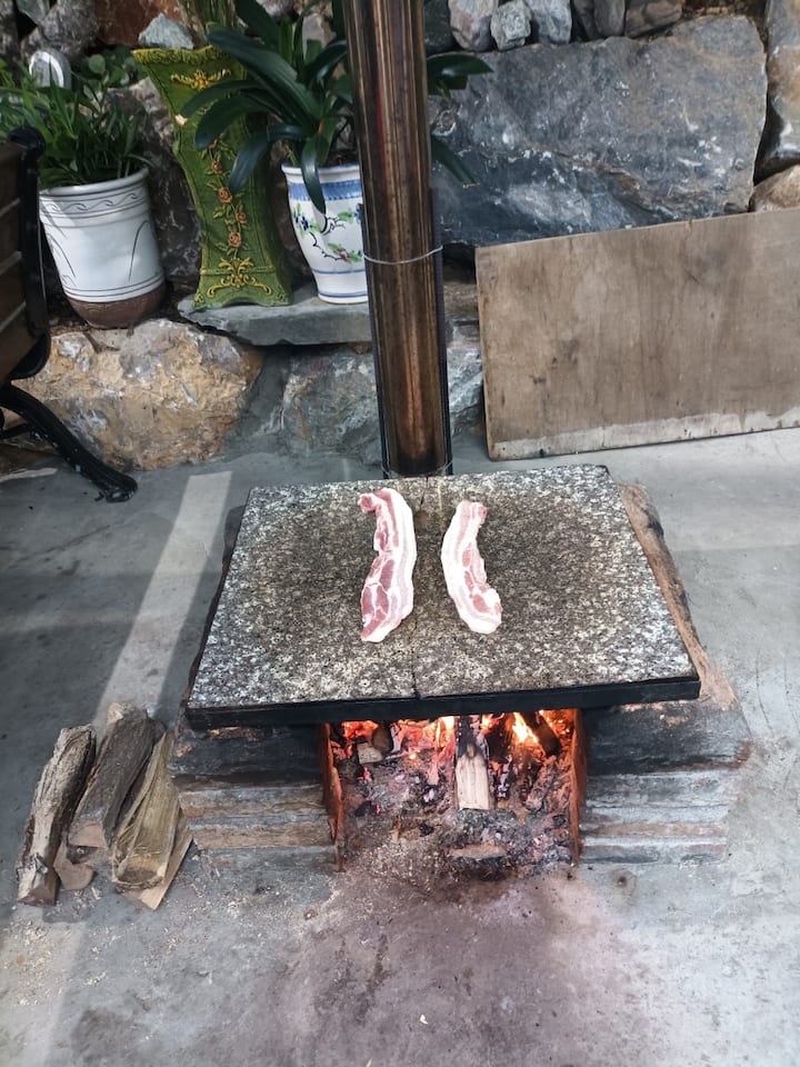 돌판구이가 매력적인 황토민박2(넓은 실내!) - Samcheok-si