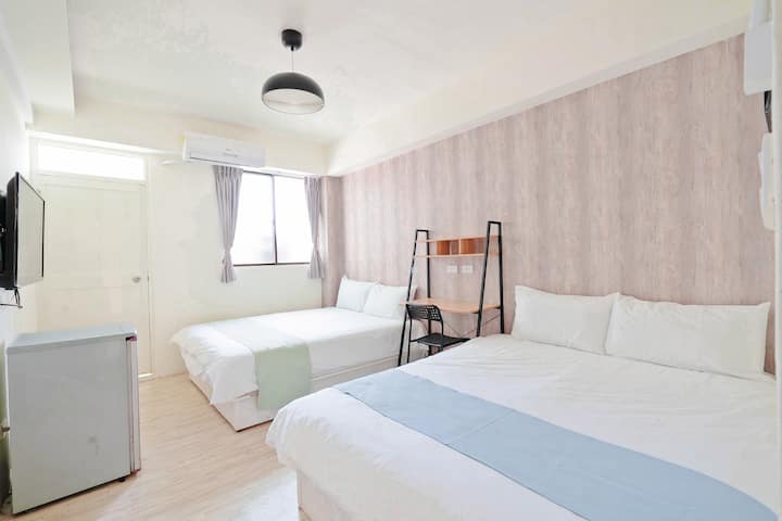 Taichung Elevator8-10 People(3 Suites)with Balcony - Taichung City