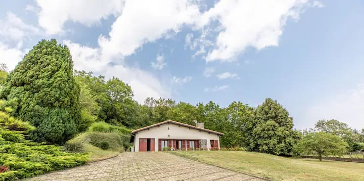 Maison De Campagne Familiale Au Coeur Des Volcans - Volvic