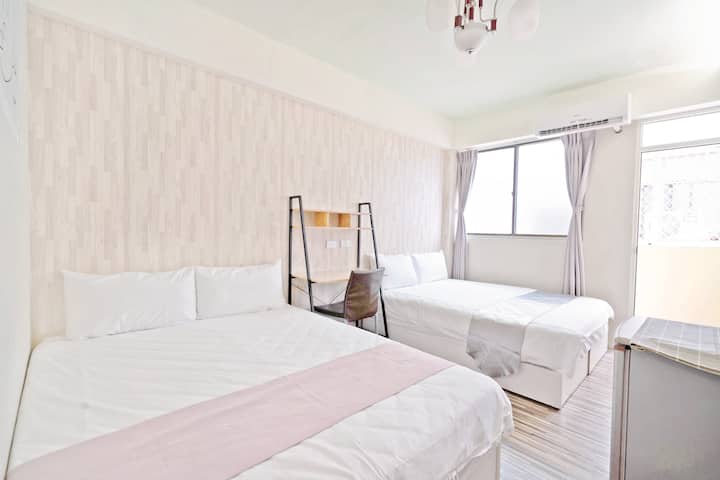 Taichung Elevator 8 People (3 Suites) With Balcony - Taichung City
