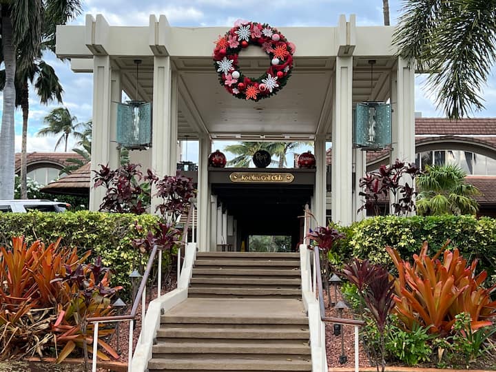 Ko Olina: Book Now! Car Available! - Māʻili Beach Park